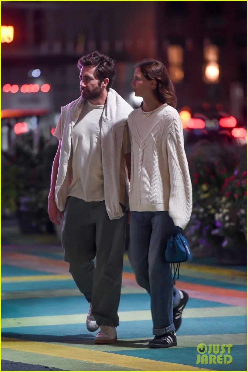 Jake Gyllenhaal & Girlfriend Jeanne Cadieu Spotted Out in SoHo!: Photo ...
