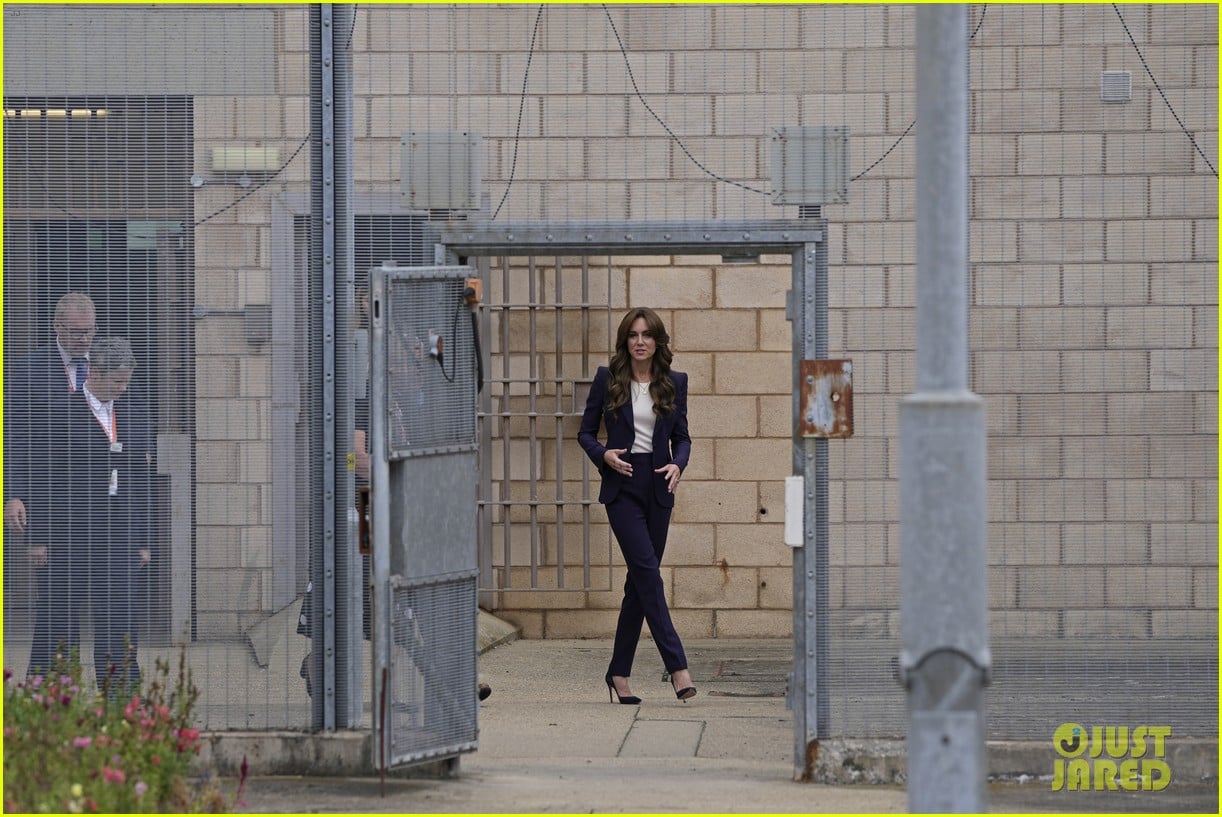 Here's How Princess Catherine Injured Her Fingers After Fans Notice ...