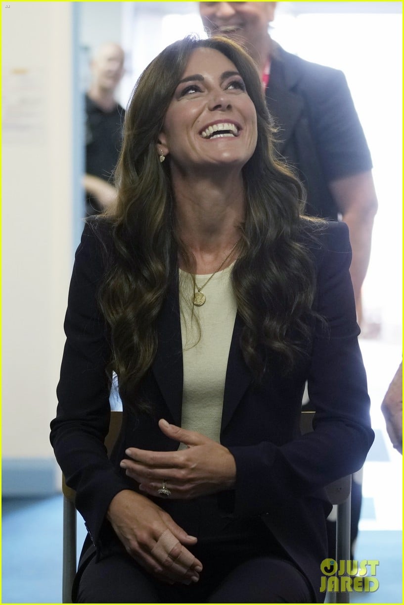 Here's How Princess Catherine Injured Her Fingers After Fans Notice ...