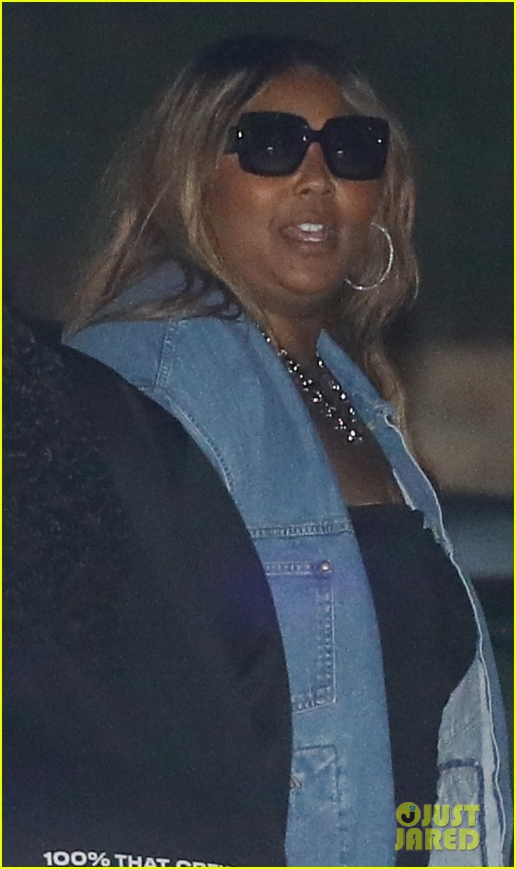 Lizzo Radiates Peace & Good Vibes While Out for Dinner With Friends ...