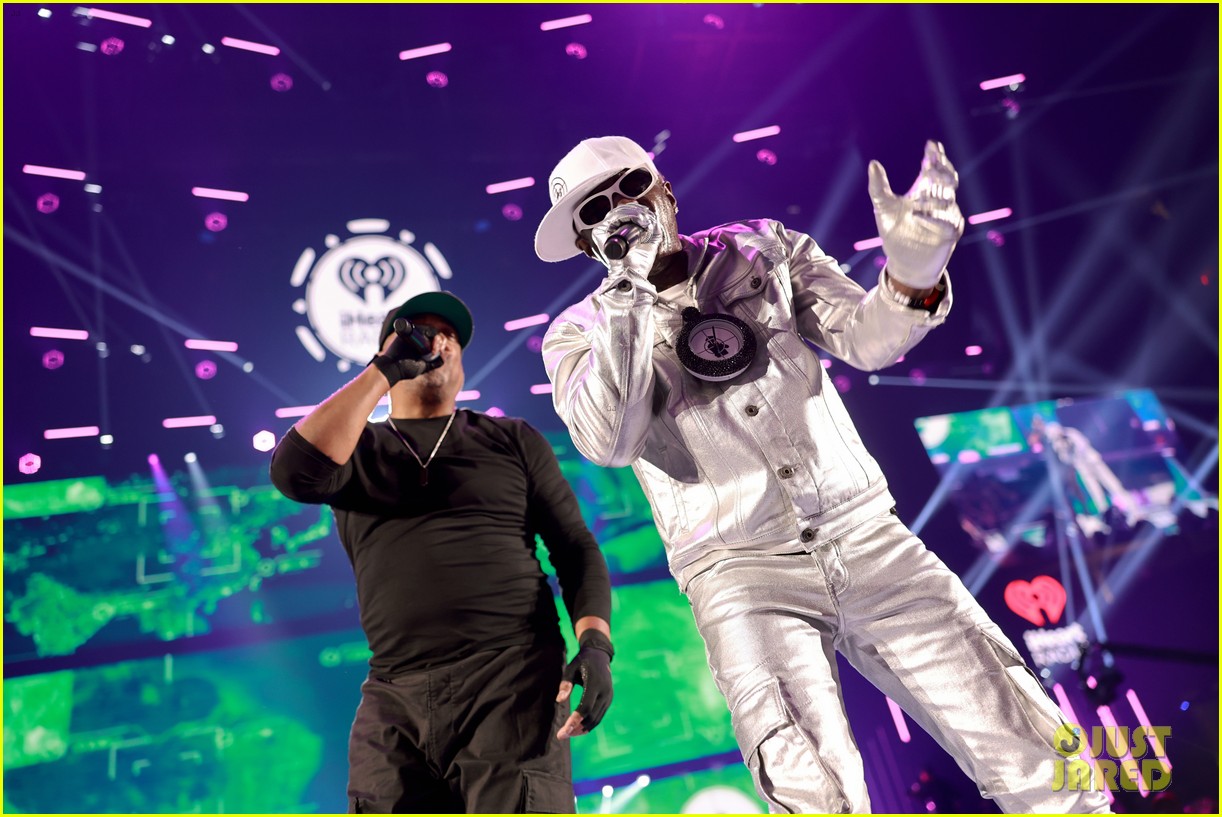 Public Enemy's Flavor Flav & Chuck D Reunite, Debut New Song Live at ...