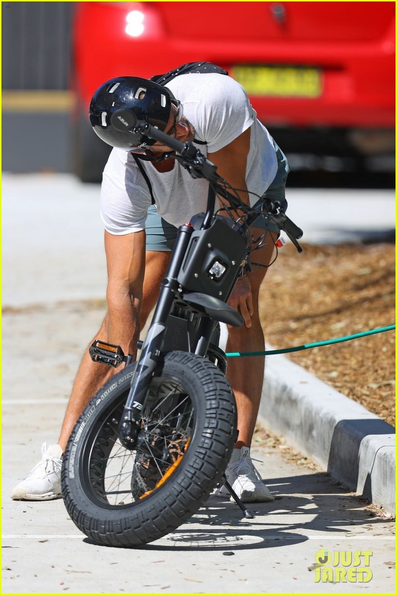 Tim Robards, the First 'Bachelor' in Australia, Bares Buff Body During ...