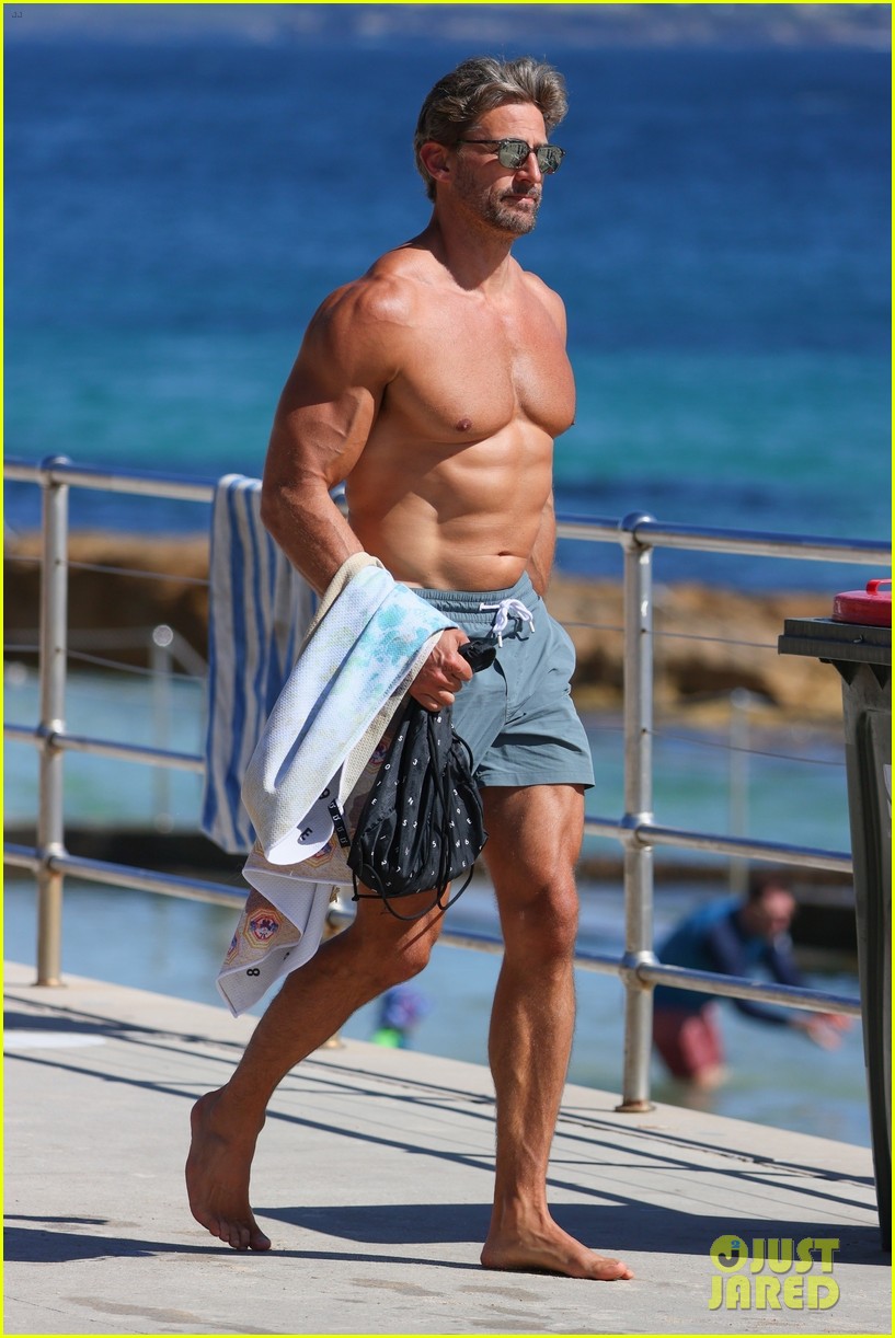 Tim Robards, the First 'Bachelor' in Australia, Bares Buff Body During ...