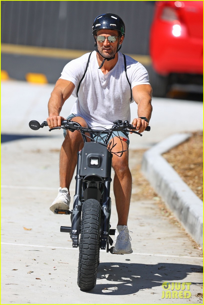 Photo: tim robards beach photos 62 | Photo 4971832 | Just Jared ...