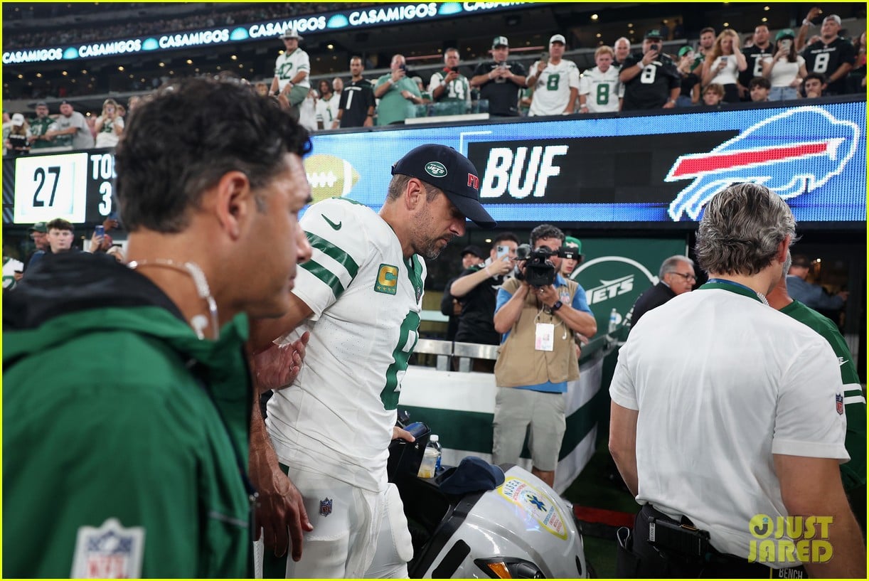 Aaron Rodgers Injured, Carted Off Field After First Drive of NFL Season ...