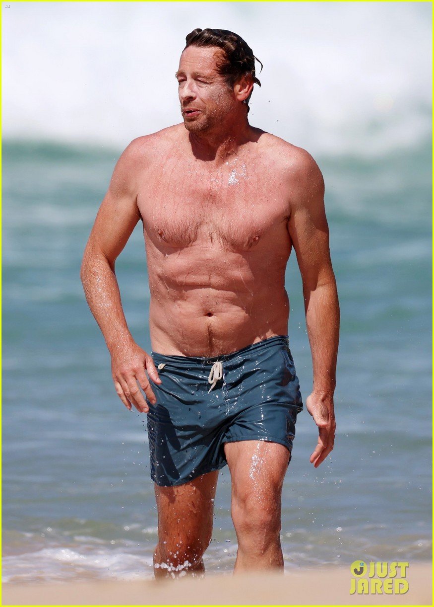 Photo: simon baker beach day with son claude 06 | Photo 4970111 | Just ...