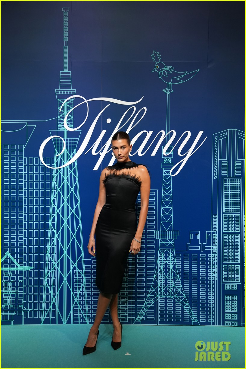 Florence Pugh, Anya Taylor-Joy, & Hailey Bieber Meet Up in Tokyo for ...