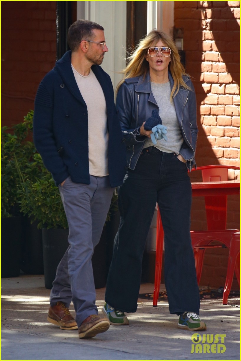 Bradley Cooper & Laura Dern Grab Lunch Together in NYC: Photo 4979427 ...
