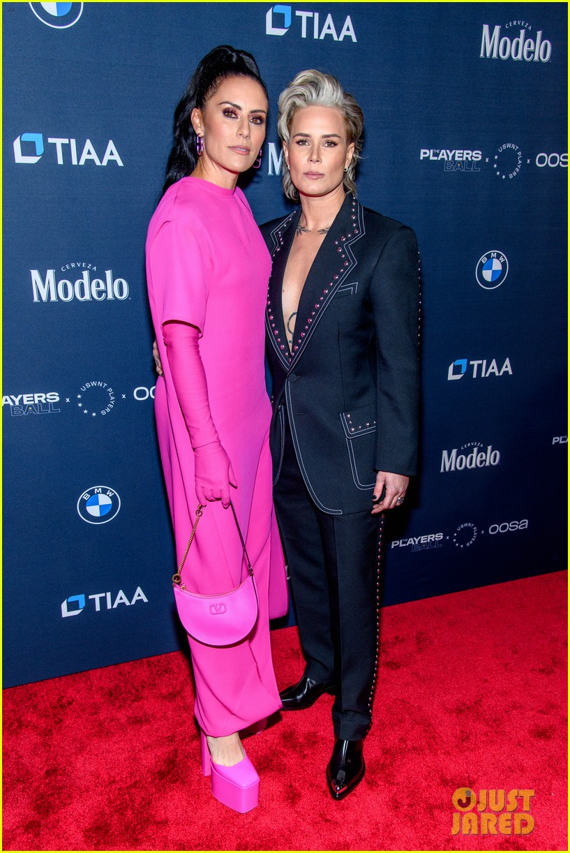 Soccer Stars Ashlyn Harris & Ali Krieger Divorcing After Nearly Four ...