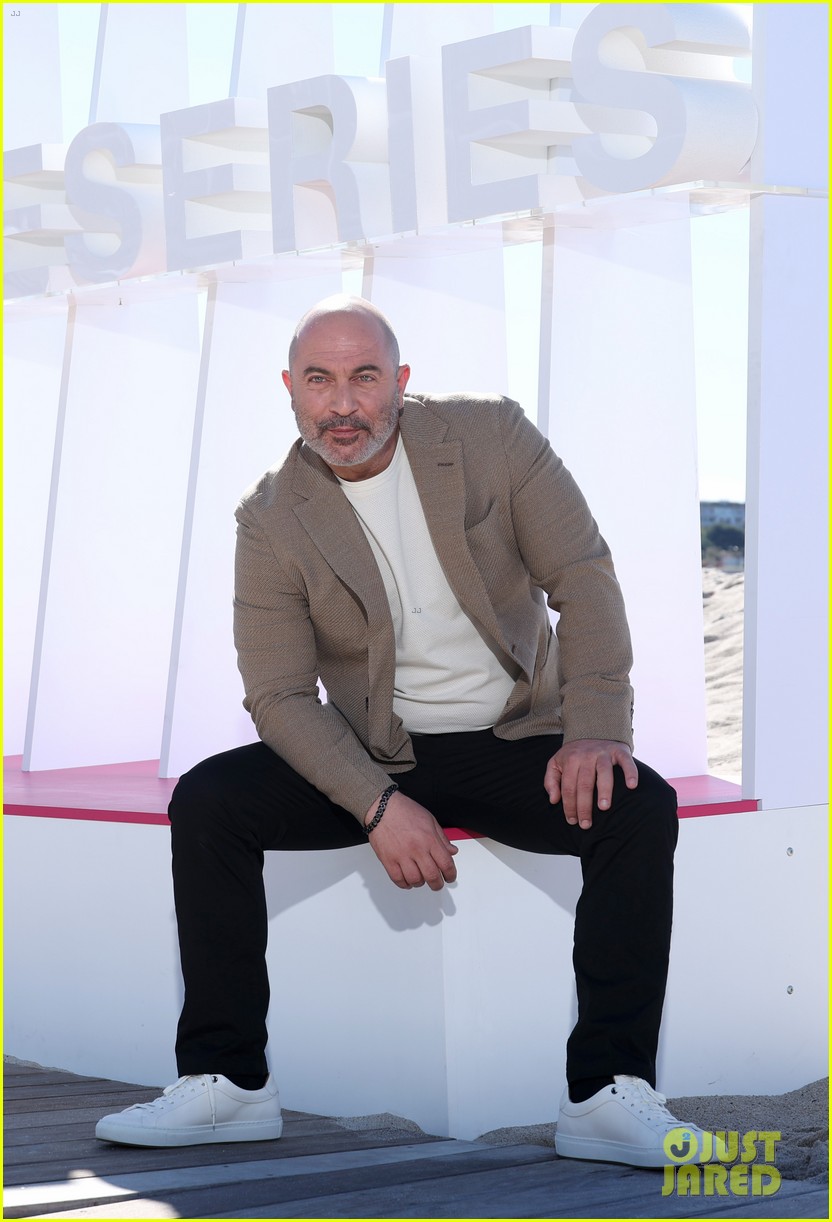 'Fauda' Actor Lior Raz Joins Frontlines in Israel, Helps Extract ...