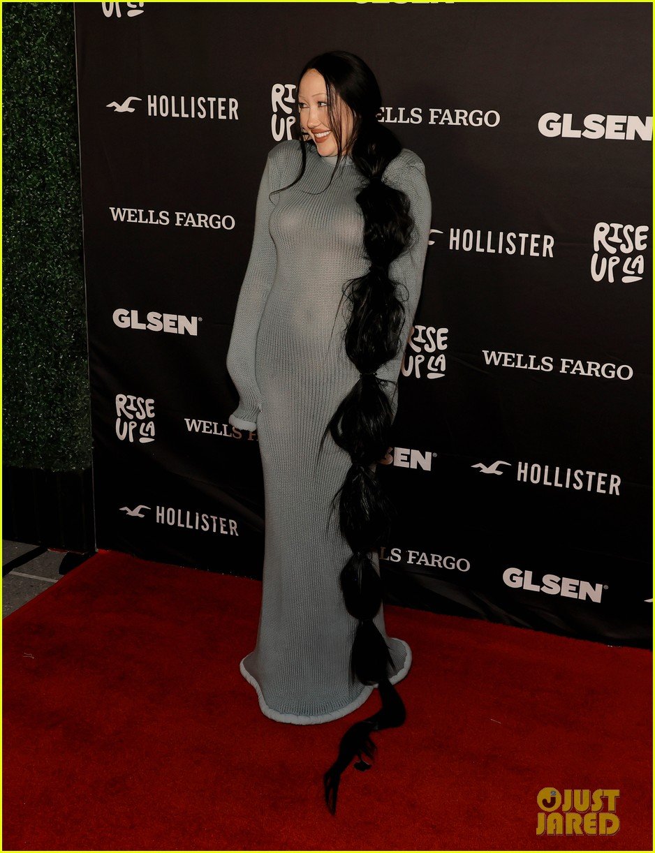 Noah Cyrus Channels Rapunzel with Floor-Length Hair at GLSEN Event ...