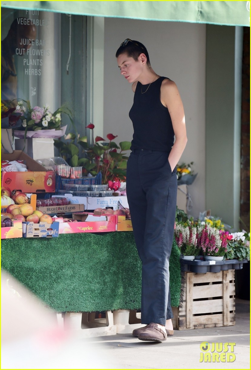 Rami Malek & Emma Corrin Hold Hands on Shopping Date in London: Photo ...