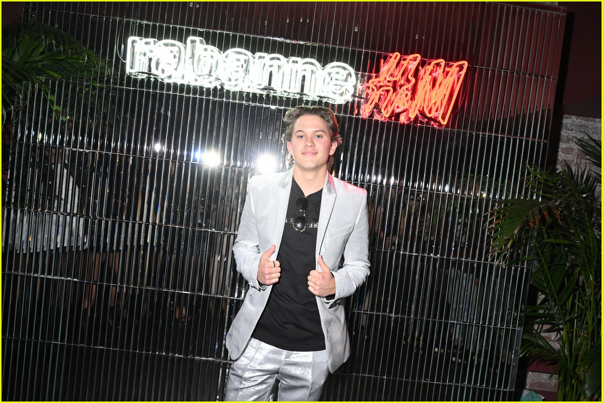 Reese Witherspoon's Son Deacon Phillippe Talks His Style Choices While ...