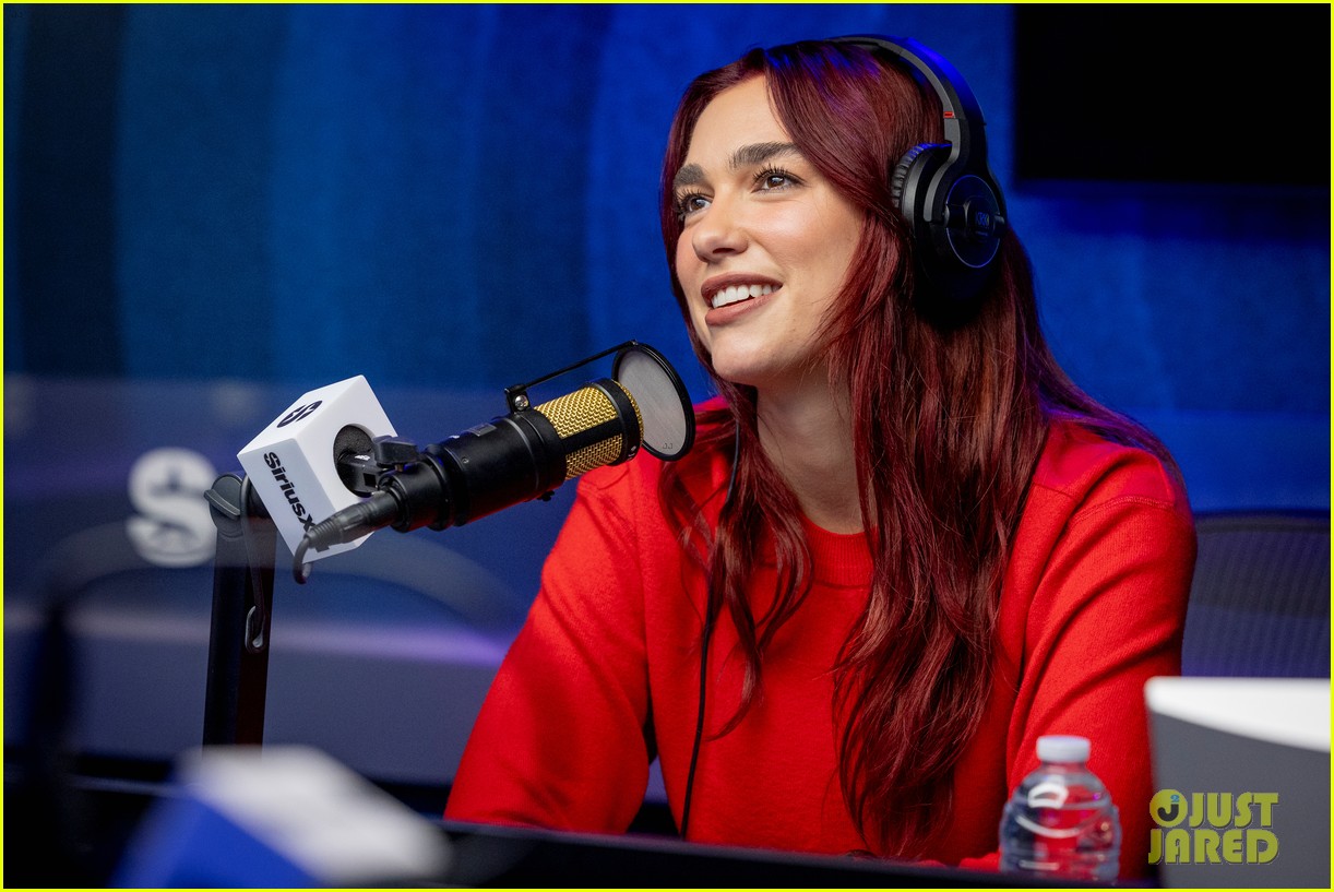 Dua Lipa Hates Ankle Socks & Will Houdini You If You Wear Them: Photo ...