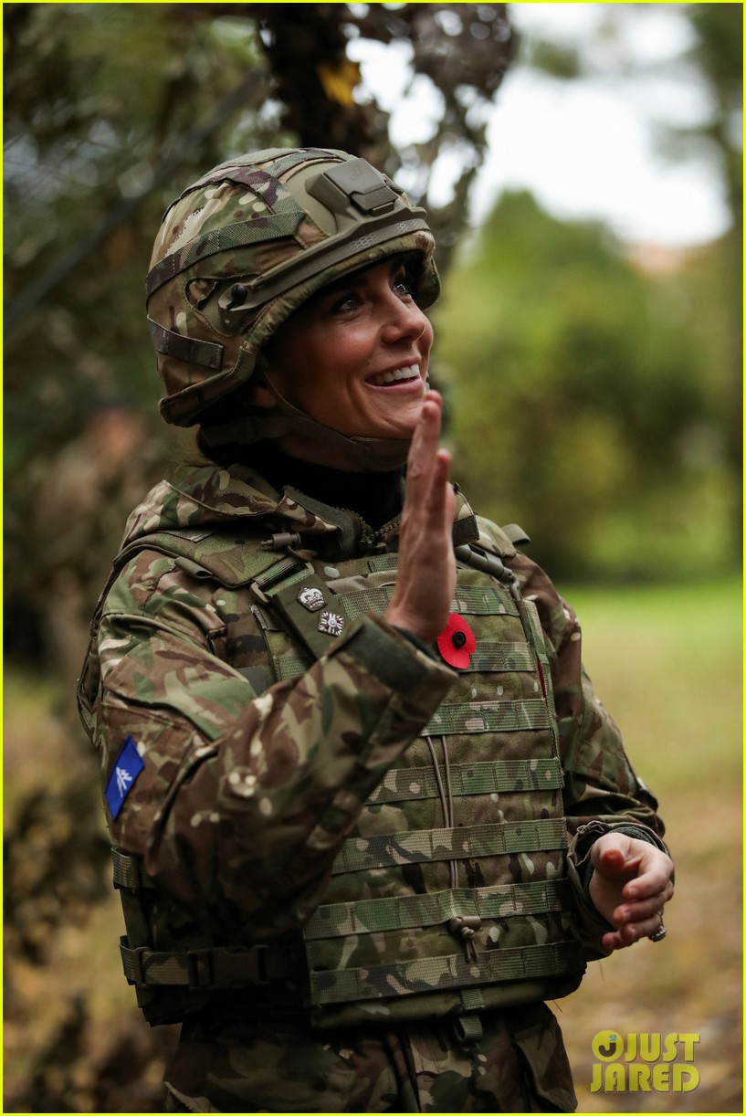 Kate Middleton Wears Full Camouflage Gear for Military Visit: Photo 4983990 | Kate Middleton ...