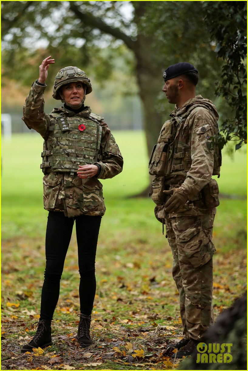 Kate Middleton Wears Full Camouflage Gear for Military Visit: Photo 4983991 | Kate Middleton ...