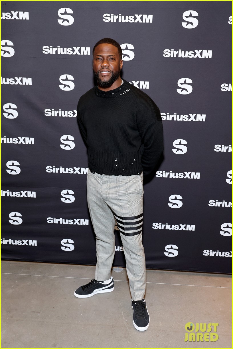 Kelly Clarkson & Maren Morris Heat Things Up in Red-Hot Outfits During ...