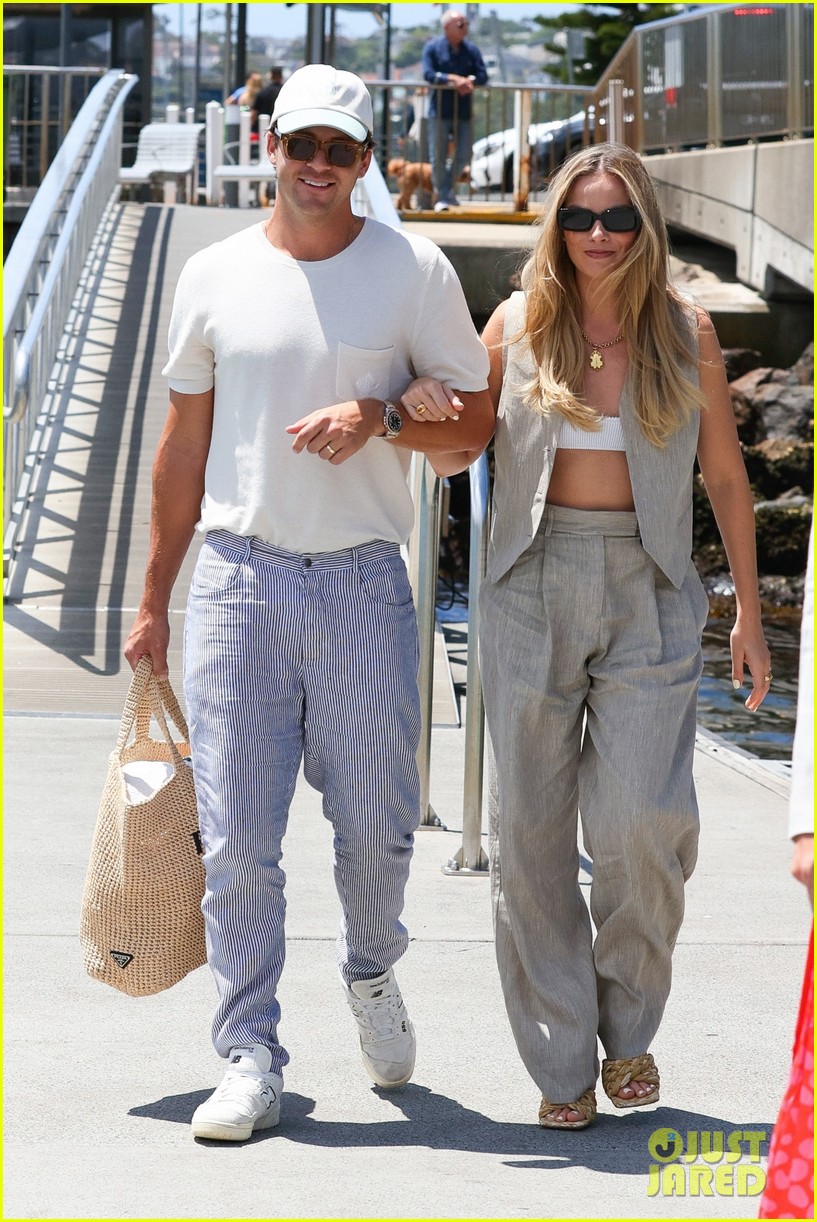 Photo: margot robbie tom ackerley boat ride 26 | Photo 4984558 | Just ...