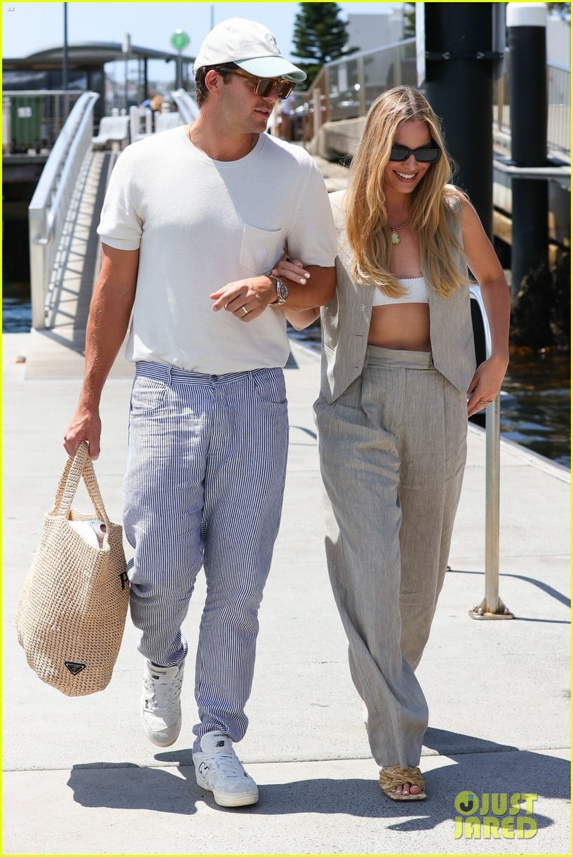 Photo: margot robbie tom ackerley boat ride 38 | Photo 4984570 | Just ...