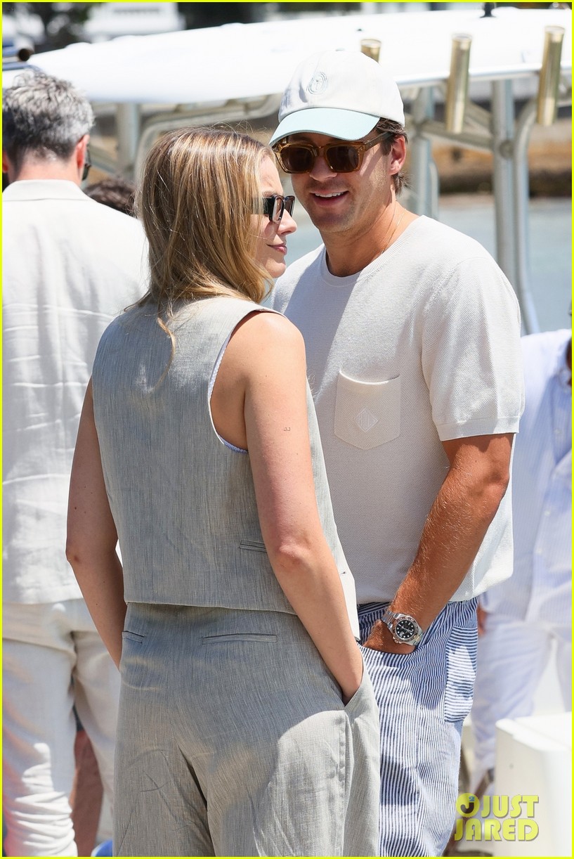 Photo: margot robbie tom ackerley boat ride 59 | Photo 4984591 | Just ...