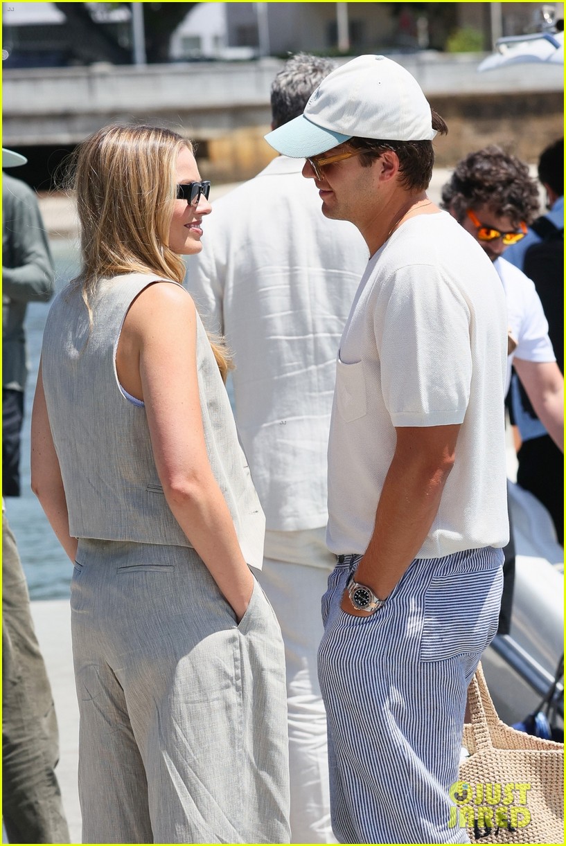 Photo: margot robbie tom ackerley boat ride 70 | Photo 4984602 | Just ...
