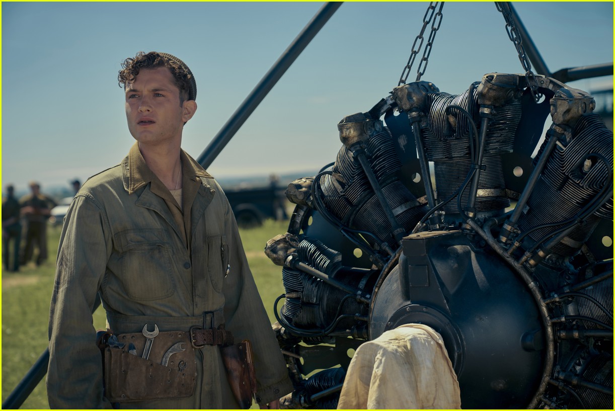 Austin Butler & Barry Keoghan Are WWII Fighter Pilots in 'Masters of ...
