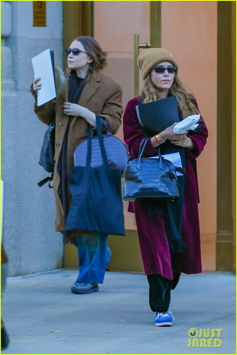 Photo: mary kate olsen ashley olsen rare appearance 05 | Photo 4982218 | Just Jared ...
