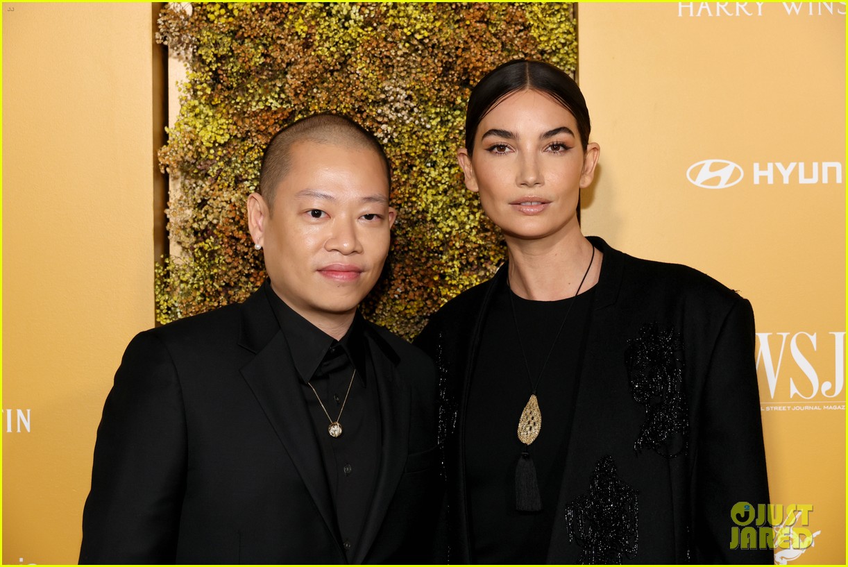 Renee Rapp, Trevor Noah, & Julia Louis-Dreyfus Arrive in Style for ...