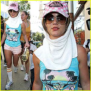 Britney Spears Kicks it Old School Style | Britney Spears : Just Jared