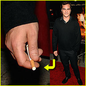 Joaquin Phoenix’s Red Carpet Cigarette | Joaquin Phoenix : Just Jared