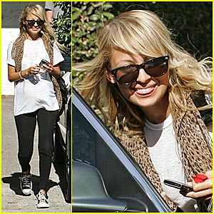 Nicole Richie is Super Smiley | Nicole Richie, Pregnant Celebrities ...
