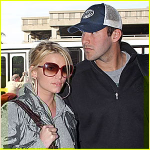 Jessica Jets Off With Tony Yet Again | Jessica Simpson, Tony Romo ...