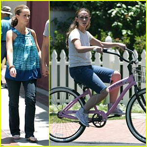 Jennifer Love Hewitt Loves Big Bikes | Jennifer Love Hewitt : Just Jared
