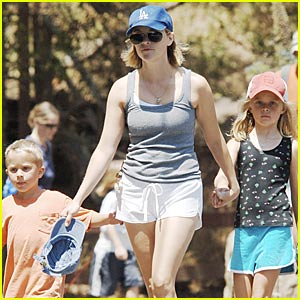 Reese Witherspoon is the Lady of the Canyon | Ava Phillippe, Celebrity ...