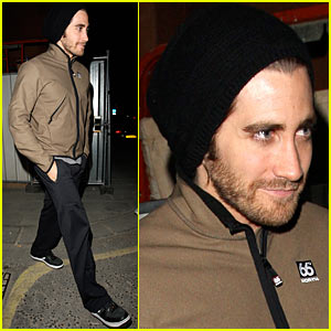 Jake Gyllenhaal is a Back Door Dude | Jake Gyllenhaal | Just Jared ...