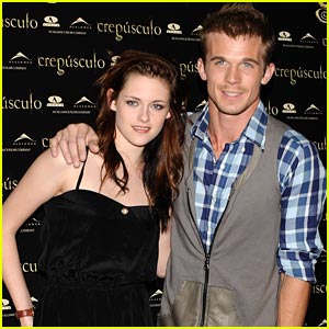 Kristen Stewart Charms At Crepusculo | Cam Gigandet, Kristen Stewart ...