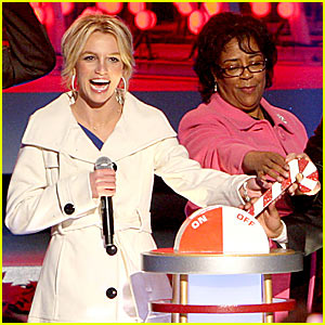 Britney Spears Flips The Candy Cane Switch | Britney Spears | Just ...