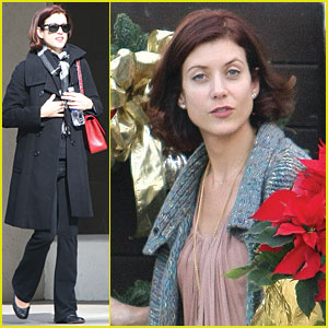 Kate Walsh Gets Poinsettia Pretty | Kate Walsh : Just Jared