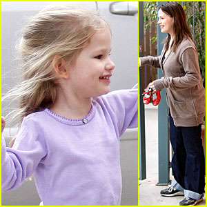 Violet Affleck’s Violet Day! | Ben Affleck, Celebrity Babies, Jennifer ...