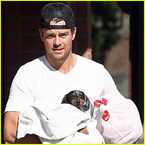 Josh Duhamel Cradles His Wiener | Josh Duhamel : Just Jared ...