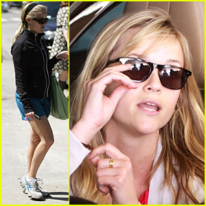 Reese Witherspoon is a Gorgeous Giant | Reese Witherspoon : Just Jared