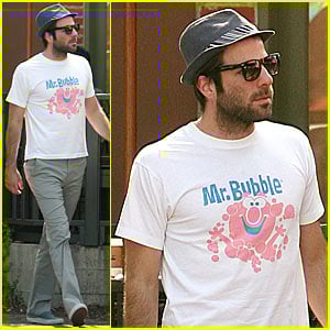 Zachary Quinto is Mr. Bubble | Zachary Quinto | Just Jared: Celebrity ...