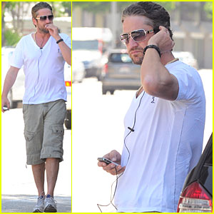 Gerard Butler: Errands Running Rugged | Gerard Butler : Just Jared ...