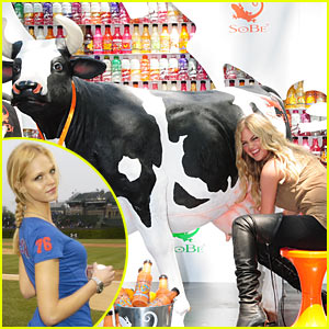Kate Upton: Model Milking a Cow! | Bikini, Erin Heatherton, Kate Upton ...