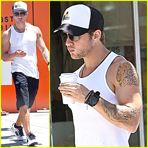 Ryan Phillippe: Coffee at Cafe Primo | Ryan Phillippe | Just Jared ...
