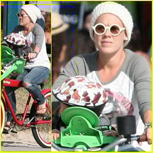 Pink’s ‘Blow Me (One Last Kiss)’ – First Listen | Carey Hart, Celebrity ...
