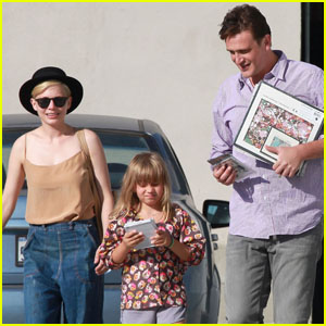Michelle Williams & Matilda: Music Shopping! | Celebrity Babies, Heath ...