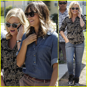 Amy Poehler & Rashida Jones: New ‘Parks & Recreation’ This Week! | Amy ...