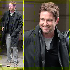 Gerard Butler’s Good Looks Praised by Jon Stewart | Gerard Butler, Jon ...