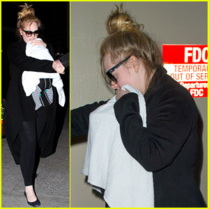 Adele & Baby Land in Los Angeles for Golden Globes | Adele, Celebrity ...